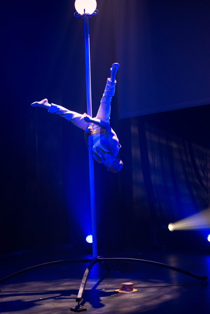 Antoine Hélou – Mât chinois | Iziago Productions